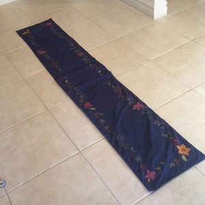 Pottery Barn | Kitchen | Pottery Barn 84 Embroidered Table Runner ...